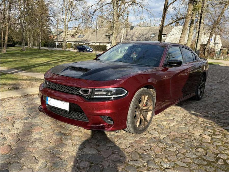Red Dodge Charger 2018 in Kaunas, with an engine capacity of 3.61 L and mileage of 186 thousand km for 17890 €, photo 1 on AUTOMOTO.COM.LV