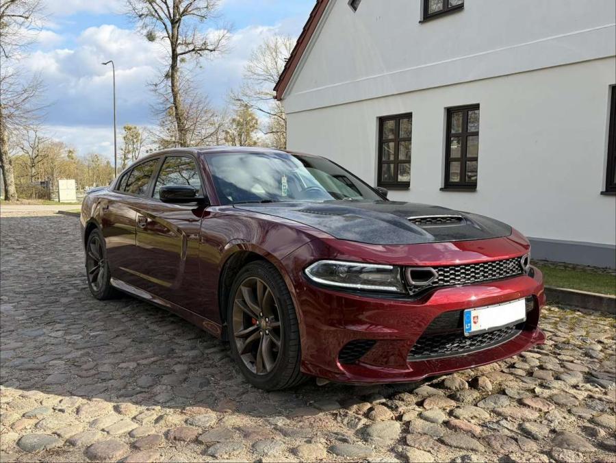 Red Dodge Charger 2018 in Kaunas, with an engine capacity of 3.61 L and mileage of 186 thousand km for 17890 €, photo 4 on AUTOMOTO.COM.LV