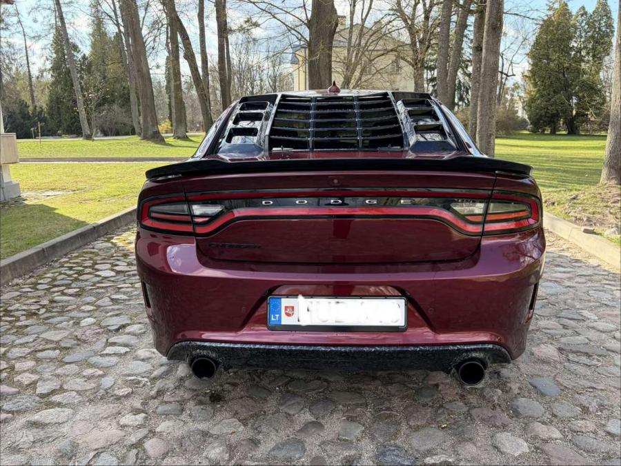 Red Dodge Charger 2018 in Kaunas, with an engine capacity of 3.61 L and mileage of 186 thousand km for 17890 €, photo 7 on AUTOMOTO.COM.LV
