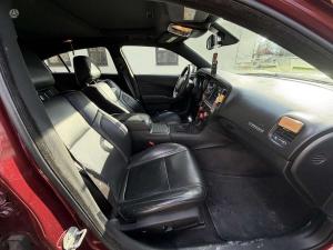 Red Dodge Charger 2018 in Kaunas, with an engine capacity of 3.61 L and mileage of 186 thousand km for 17890 €, photo 18 on AUTOMOTO.COM.LV