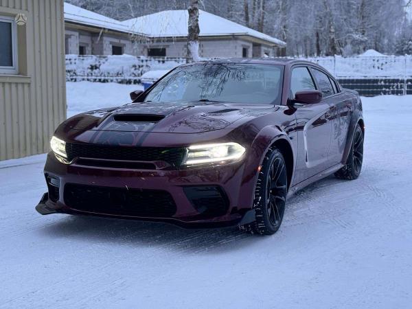 Sarkans Dodge Charger 2022 Šauļi, ar dzinēja tilpumu 6.42 L un nobraukumu 44 tūkst. km par 34800 €, foto 3 vietnē AUTOMOTO.COM.LV