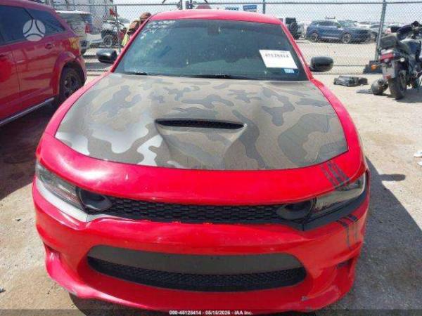 Sarkans Dodge Charger 2023 Klaipėda, ar dzinēja tilpumu 3.60 L un nobraukumu 110 tūkst. km par 10000 €, foto 8 vietnē AUTOMOTO.COM.LV