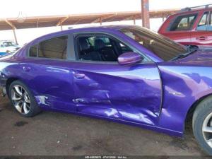 Violet Dodge Charger 2016 in Klaipeda, with an engine capacity of 5.70 L and mileage of 239 thousand km for 6500 €, photo 15 on AUTOMOTO.COM.LV