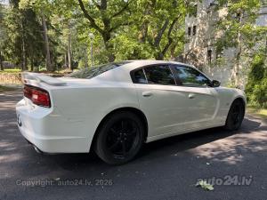 White Dodge Charger 2015 in Tallinn, with an engine capacity of 5.70 L and mileage of 0 thousand km for 15900 €, photo 4 on AUTOMOTO.COM.LV