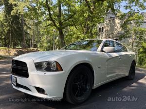 White Dodge Charger 2015 in Tallinn, with an engine capacity of 5.70 L and mileage of 0 thousand km for 15900 €, photo 7 on AUTOMOTO.COM.LV