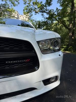 White Dodge Charger 2015 in Tallinn, with an engine capacity of 5.70 L and mileage of 0 thousand km for 15900 €, photo 18 on AUTOMOTO.COM.LV