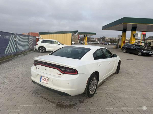 Balts Dodge Charger 2016 Kauņa, ar dzinēja tilpumu 5.65 L un nobraukumu 246 tūkst. km par 6999 €, foto 4 vietnē AUTOMOTO.COM.LV