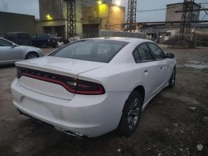 Balts Dodge Charger 2016 Viļņa, ar dzinēja tilpumu 3.60 L un nobraukumu 227 tūkst. km par 12000 €, foto 4 vietnē AUTOMOTO.COM.LV