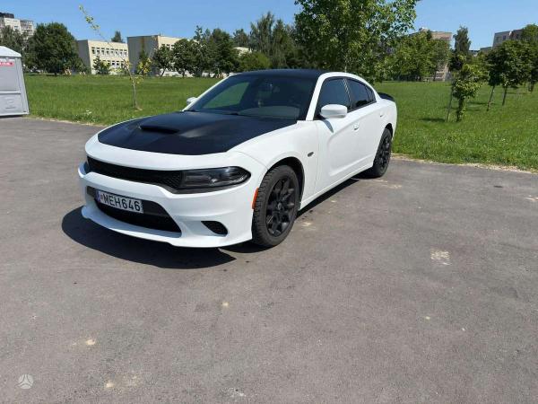 White Dodge Charger 2018 in Telschi, with an engine capacity of 3.60 L and mileage of 155 thousand km for 16000 €, photo 1 on AUTOMOTO.COM.LV