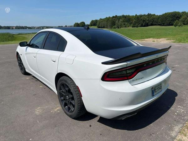 White Dodge Charger 2018 in Telschi, with an engine capacity of 3.60 L and mileage of 155 thousand km for 16000 €, photo 4 on AUTOMOTO.COM.LV