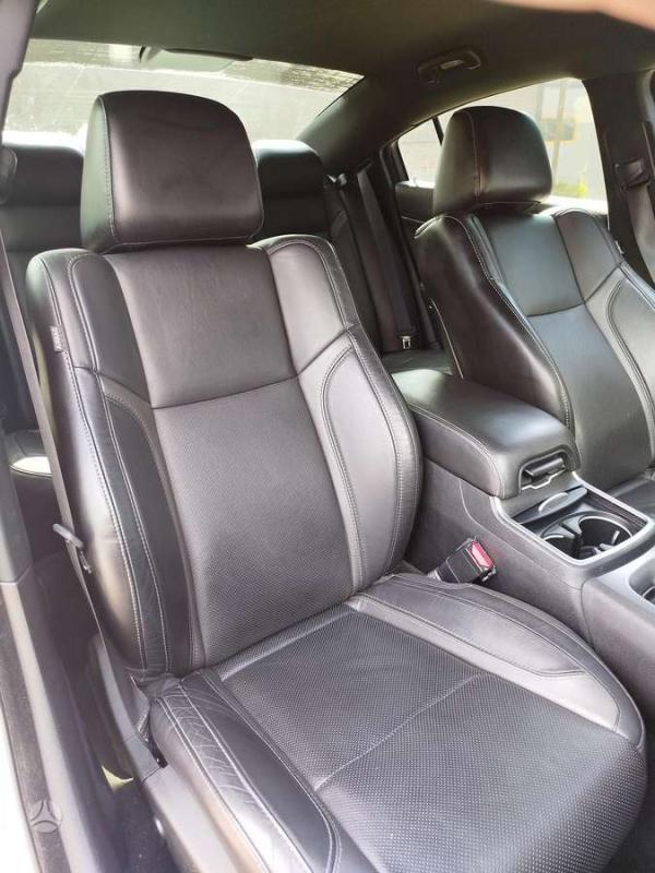 White Dodge Charger 2018 in Telschi, with an engine capacity of 3.60 L and mileage of 155 thousand km for 16000 €, photo 7 on AUTOMOTO.COM.LV