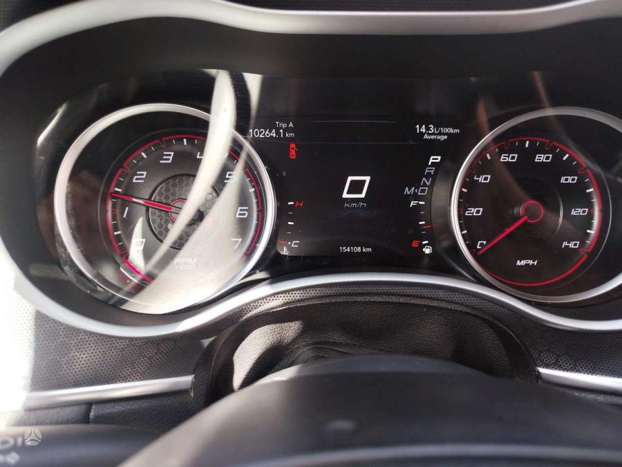 White Dodge Charger 2018 in Telschi, with an engine capacity of 3.60 L and mileage of 155 thousand km for 16000 €, photo 10 on AUTOMOTO.COM.LV