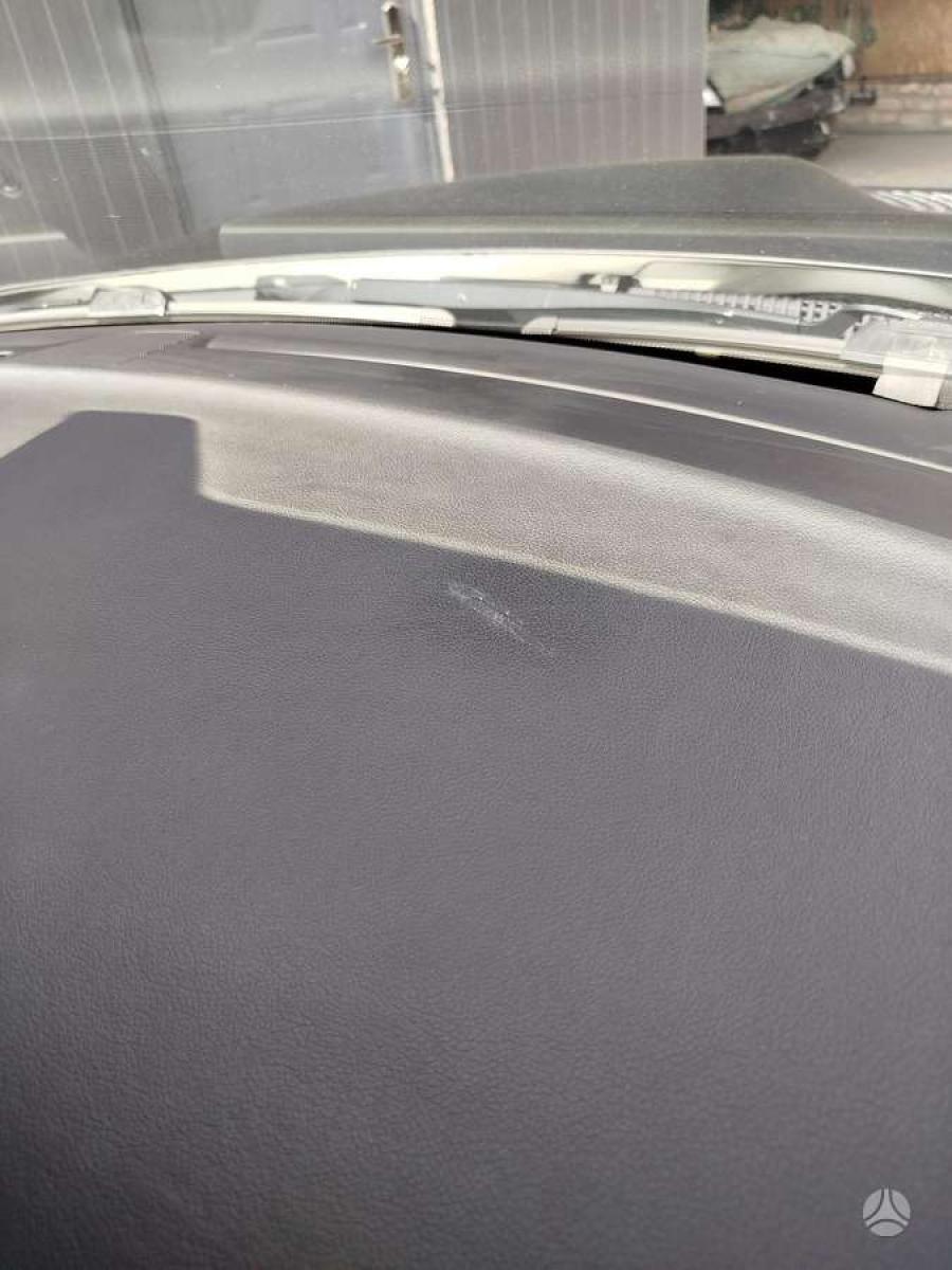 White Dodge Charger 2018 in Telschi, with an engine capacity of 3.60 L and mileage of 155 thousand km for 16000 €, photo 14 on AUTOMOTO.COM.LV