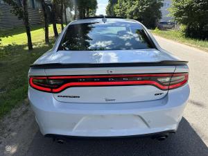 White Dodge Charger 2019 in Kaunas, with an engine capacity of 3.60 L and mileage of 195 thousand km for 16500 €, photo 7 on AUTOMOTO.COM.LV