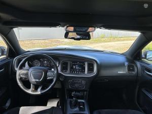 White Dodge Charger 2019 in Kaunas, with an engine capacity of 3.60 L and mileage of 195 thousand km for 16500 €, photo 9 on AUTOMOTO.COM.LV
