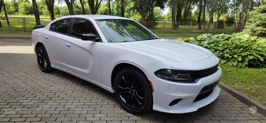 Balts Dodge Charger 2019 Klaipėda, ar dzinēja tilpumu 3.60 L un nobraukumu 77 tūkst. km par 16600 €, foto 5 vietnē AUTOMOTO.COM.LV
