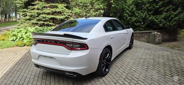 Balts Dodge Charger 2019 Klaipėda, ar dzinēja tilpumu 3.60 L un nobraukumu 77 tūkst. km par 16600 €, foto 5 vietnē AUTOMOTO.COM.LV