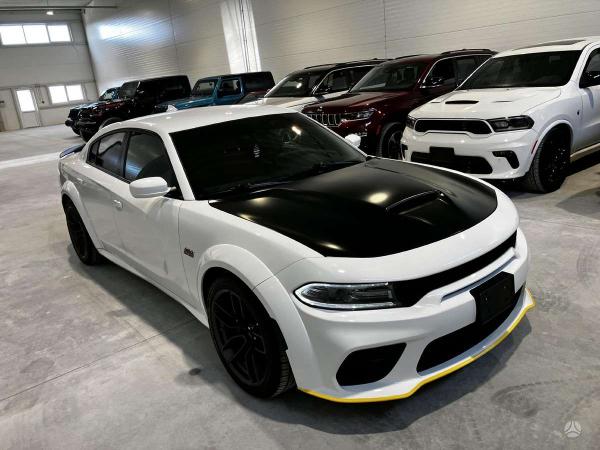 Balts Dodge Charger 2021 Klaipėda, ar dzinēja tilpumu 6.42 L un nobraukumu 61 tūkst. km par 41140 €, foto 2 vietnē AUTOMOTO.COM.LV