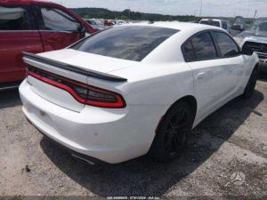Dzeltens Dodge Charger 2018 Klaipėda, ar dzinēja tilpumu 3.60 L un nobraukumu 134 tūkst. km par 5000 €, foto 5 vietnē AUTOMOTO.COM.LV