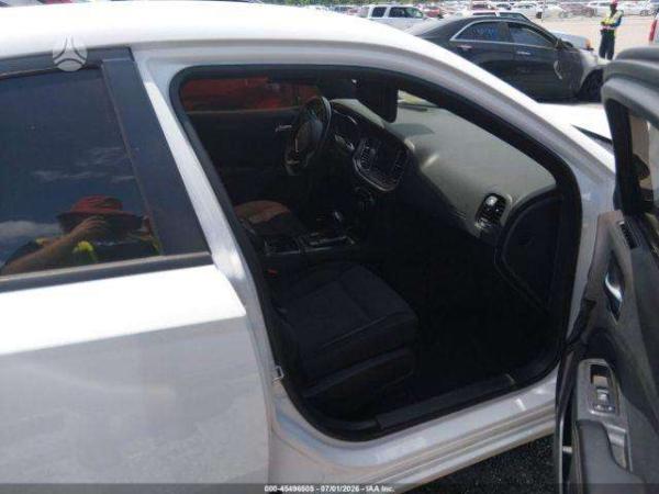 Dzeltens Dodge Charger 2018 Klaipėda, ar dzinēja tilpumu 3.60 L un nobraukumu 134 tūkst. km par 5000 €, foto 5 vietnē AUTOMOTO.COM.LV