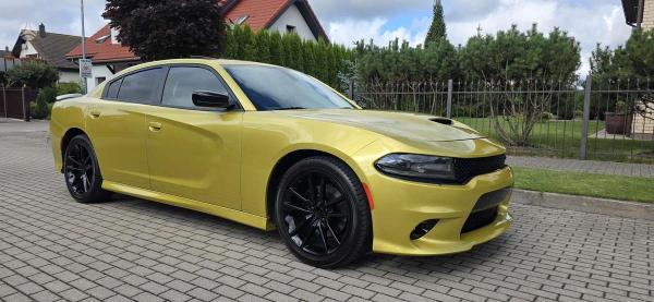 Yellow Dodge Charger 2021 in Klaipeda, with an engine capacity of 5.70 L and mileage of 72 thousand km for 28500 €, photo 3 on AUTOMOTO.COM.LV
