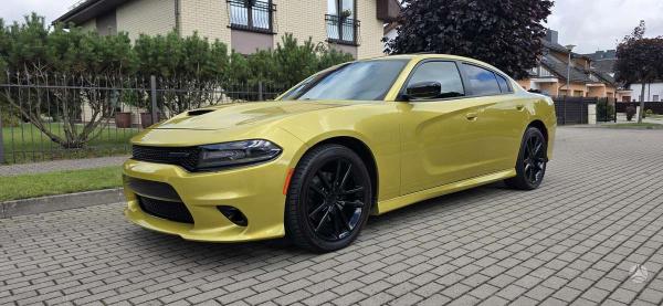 Yellow Dodge Charger 2021 in Klaipeda, with an engine capacity of 5.70 L and mileage of 72 thousand km for 28500 €, photo 7 on AUTOMOTO.COM.LV