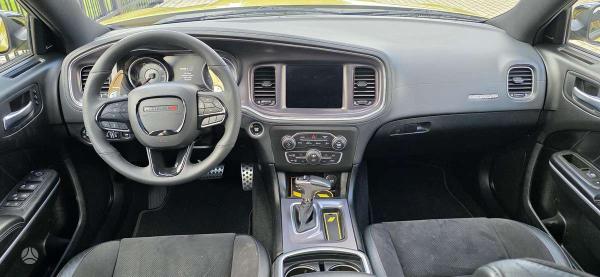 Yellow Dodge Charger 2021 in Klaipeda, with an engine capacity of 5.70 L and mileage of 72 thousand km for 28500 €, photo 10 on AUTOMOTO.COM.LV