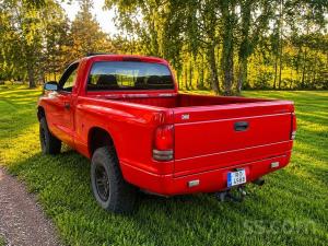 Sarkans Dodge Dakota 1997 Ogre, ar dzinēja tilpumu 4.70 L un nobraukumu 167 tūkst. km par 7000 €, foto 5 vietnē AUTOMOTO.COM.LV