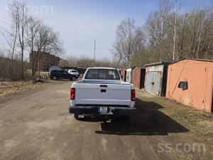 White Dodge Dakota 1994 in Rezekne, with an engine capacity of 3.90 L and mileage of 149 thousand km for 7700 €, photo 5 on AUTOMOTO.COM.LV