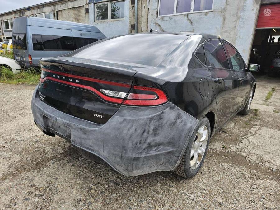 Melns Dodge Dart 2015 Kauņa, ar dzinēja tilpumu 2.40 L un nobraukumu 130 tūkst. km par 1400 €, foto 6 vietnē AUTOMOTO.COM.LV