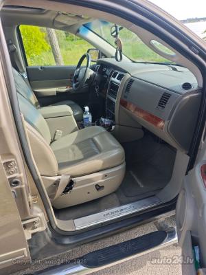 Beige Dodge Durango 2004 in Tallinn, with an engine capacity of 5.70 L and mileage of 390 thousand km for 7800 €, photo 11 on AUTOMOTO.COM.LV