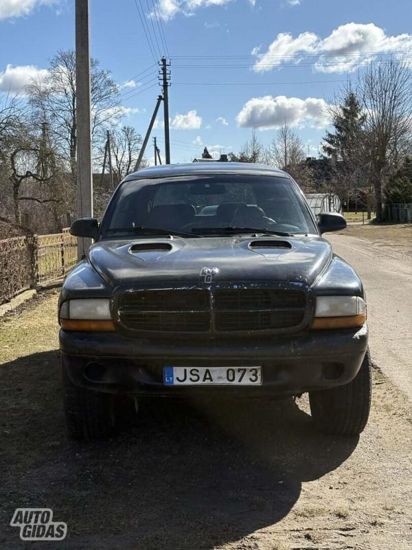 Черный Додж Дюранго 1999 в Радвилишкис, объемом двигателя 5.90 л и пробегом 500 тыс. км за 1500 €, фото 1 на AUTOMOTO.COM.LV