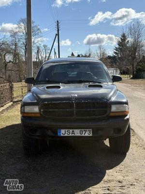 Melns Dodge Durango 1999 Radviliškis, ar dzinēja tilpumu 5.90 L un nobraukumu 500 tūkst. km par 1500 €, foto  vietnē AUTOMOTO.COM.LV