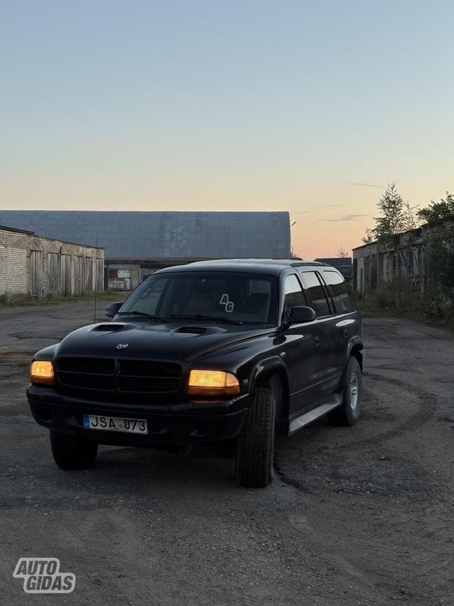 Black Dodge Durango 1999 in Radviliskis, with an engine capacity of 5.90 L and mileage of 280 thousand km for 1250 €, photo 3 on AUTOMOTO.COM.LV