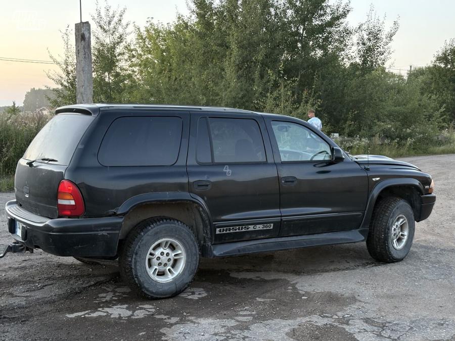 Black Dodge Durango 1999 in Radviliskis, with an engine capacity of 5.90 L and mileage of 280 thousand km for 1250 €, photo 7 on AUTOMOTO.COM.LV