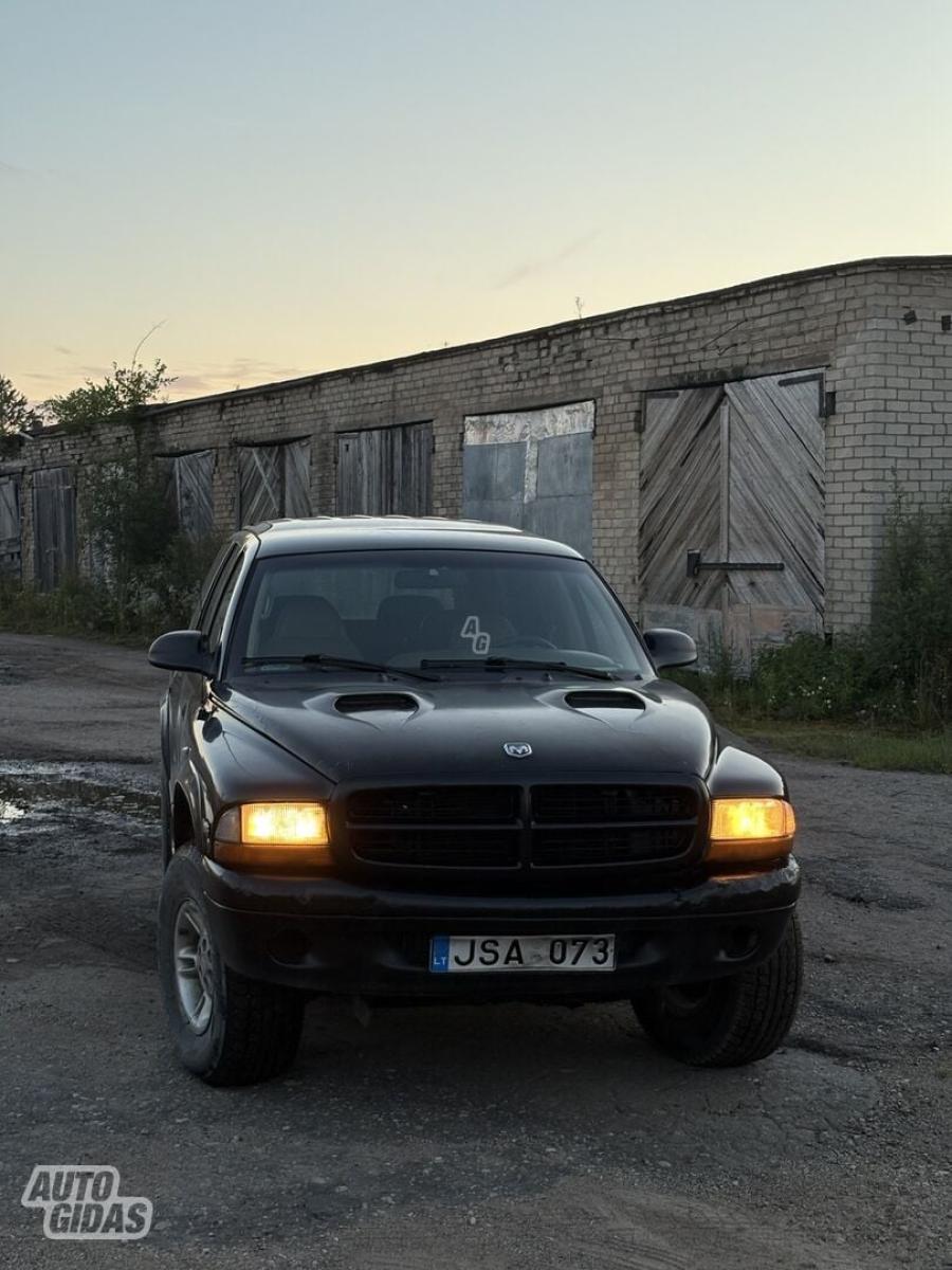Black Dodge Durango 1999 in Radviliskis, with an engine capacity of 5.90 L and mileage of 280 thousand km for 1250 €, photo 9 on AUTOMOTO.COM.LV
