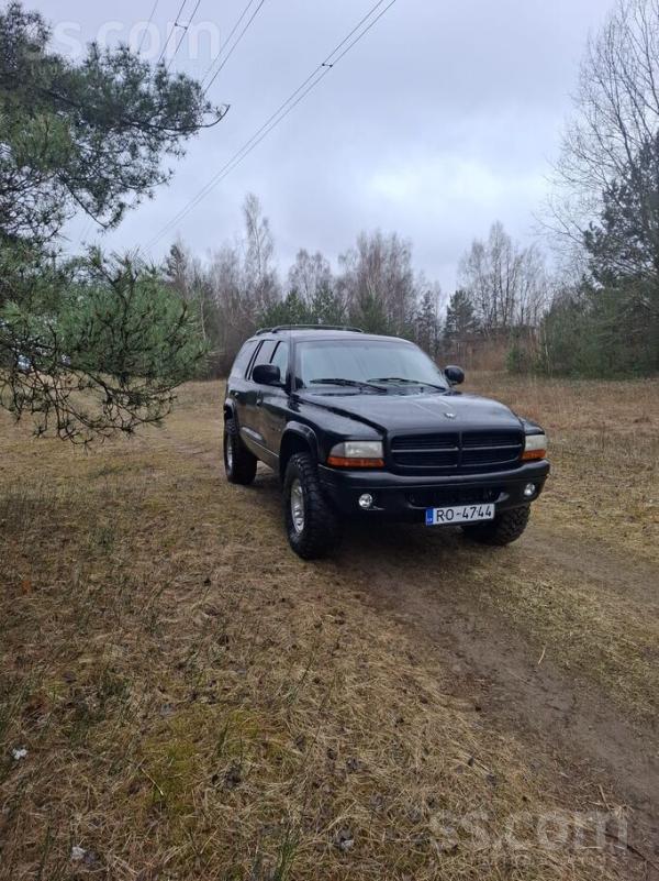 Melns Dodge Durango 2000 Rīga, ar dzinēja tilpumu 4.70 L un nobraukumu 160 tūkst. km par 4500 €, foto 1 vietnē AUTOMOTO.COM.LV