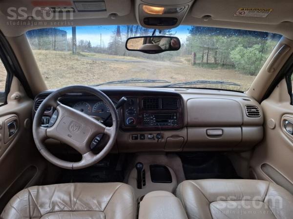 Melns Dodge Durango 2000 Rīga, ar dzinēja tilpumu 4.70 L un nobraukumu 160 tūkst. km par 4500 €, foto 2 vietnē AUTOMOTO.COM.LV