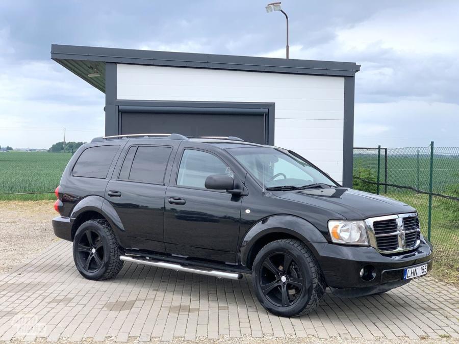 Black Dodge Durango 2007 in Kaunas, with an engine capacity of 5.70 L and mileage of 308 thousand km for 7999 €, photo 3 on AUTOMOTO.COM.LV