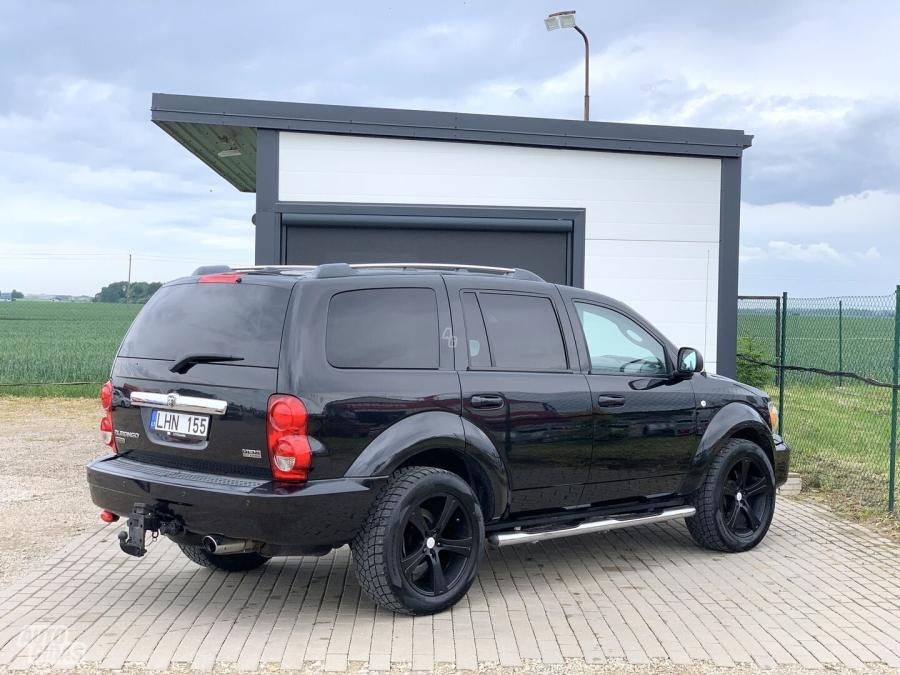 Black Dodge Durango 2007 in Kaunas, with an engine capacity of 5.70 L and mileage of 308 thousand km for 7999 €, photo 6 on AUTOMOTO.COM.LV