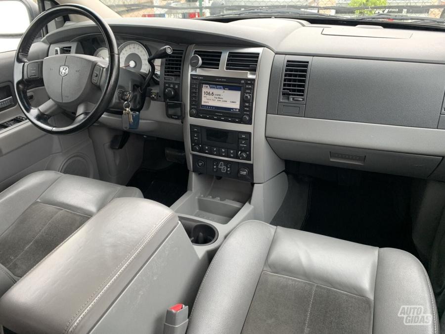 Black Dodge Durango 2007 in Kaunas, with an engine capacity of 5.70 L and mileage of 308 thousand km for 7999 €, photo 13 on AUTOMOTO.COM.LV