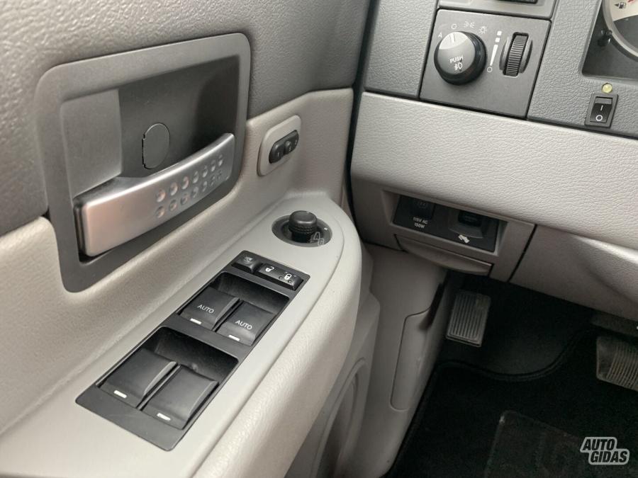 Black Dodge Durango 2007 in Kaunas, with an engine capacity of 5.70 L and mileage of 308 thousand km for 7999 €, photo 19 on AUTOMOTO.COM.LV