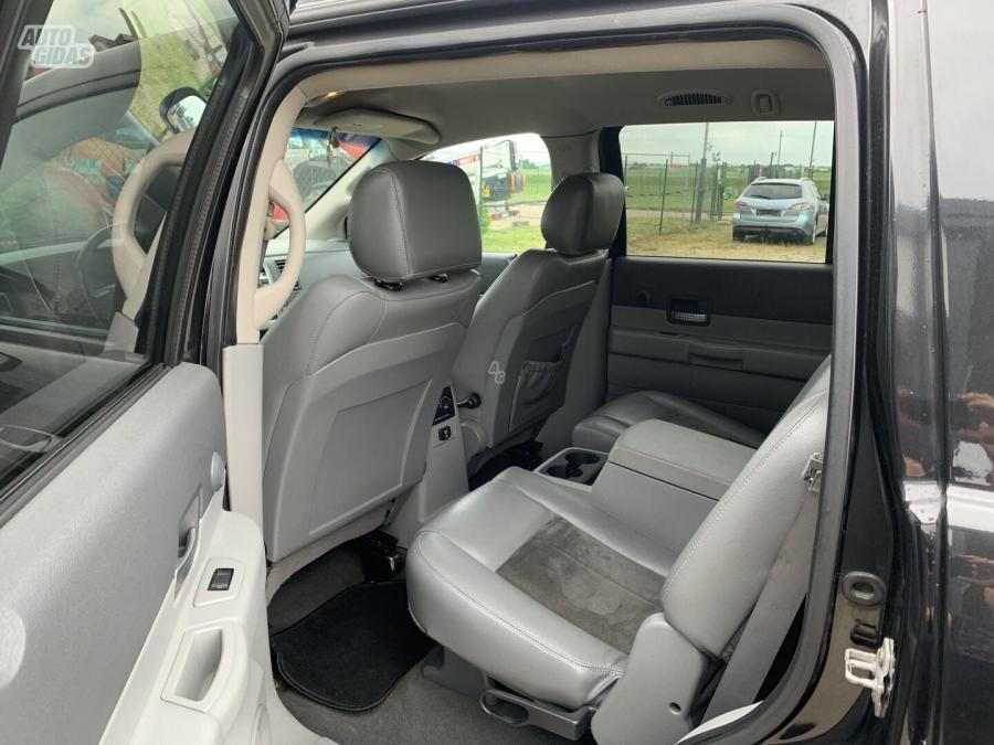 Black Dodge Durango 2007 in Kaunas, with an engine capacity of 5.70 L and mileage of 308 thousand km for 7999 €, photo 27 on AUTOMOTO.COM.LV