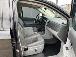 Black Dodge Durango 2007 in Kaunas, with an engine capacity of 5.70 L and mileage of 308 thousand km for 7999 €, photo 29 on AUTOMOTO.COM.LV