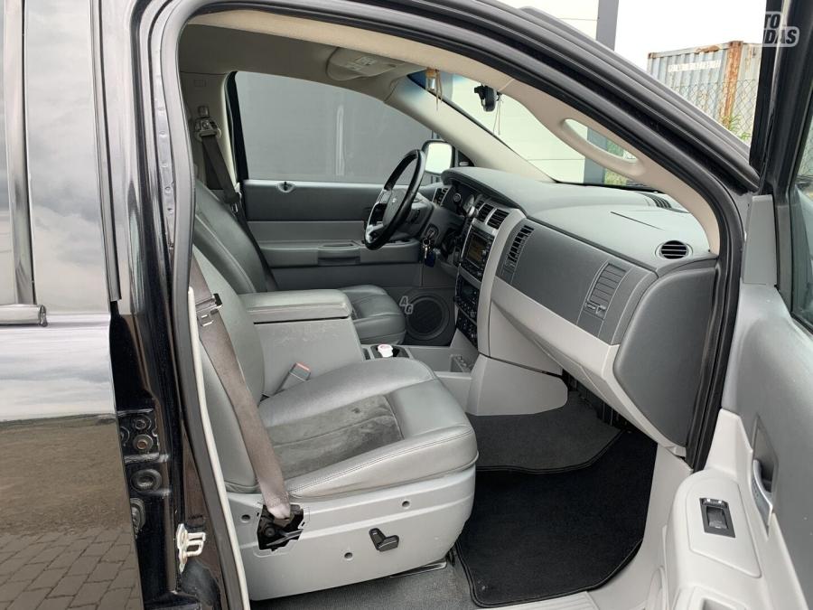 Black Dodge Durango 2007 in Kaunas, with an engine capacity of 5.70 L and mileage of 308 thousand km for 7999 €, photo 29 on AUTOMOTO.COM.LV