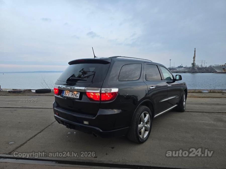 Melns Dodge Durango 2013 Tallina, ar dzinēja tilpumu 5.70 L un nobraukumu 0 tūkst. km par 15000 €, foto 4 vietnē AUTOMOTO.COM.LV
