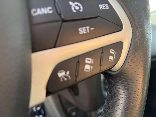 Black Dodge Durango 2014 in Siauliai, with an engine capacity of 5.70 L and mileage of 165 thousand km for 10300 €, photo 11 on AUTOMOTO.COM.LV