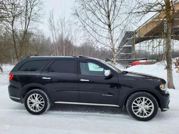 Melns Dodge Durango 2014 Šauļi, ar dzinēja tilpumu 3.60 L un nobraukumu 290 tūkst. km par 13900 €, foto 4 vietnē AUTOMOTO.COM.LV