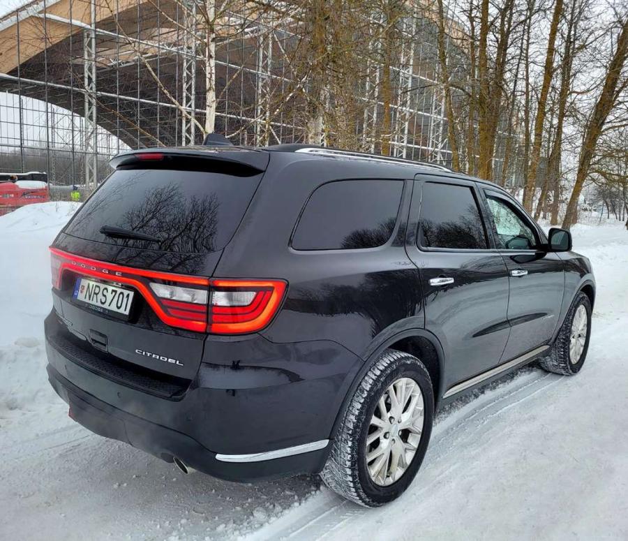 Black Dodge Durango 2014 in Siauliai, with an engine capacity of 3.60 L and mileage of 290 thousand km for 13900 €, photo 6 on AUTOMOTO.COM.LV