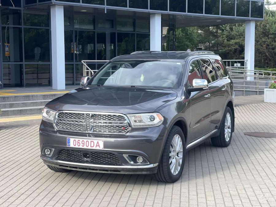 Black Dodge Durango 2014 in Silale, with an engine capacity of 5.65 L and mileage of 198 thousand km for 14200 €, photo 1 on AUTOMOTO.COM.LV